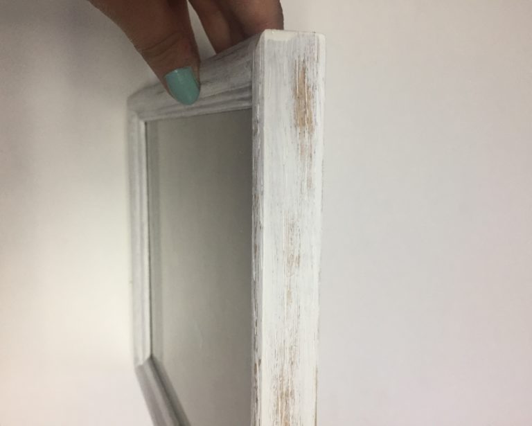 3 Step DIY Distressed Picture Frame > From Under a Palm Tree