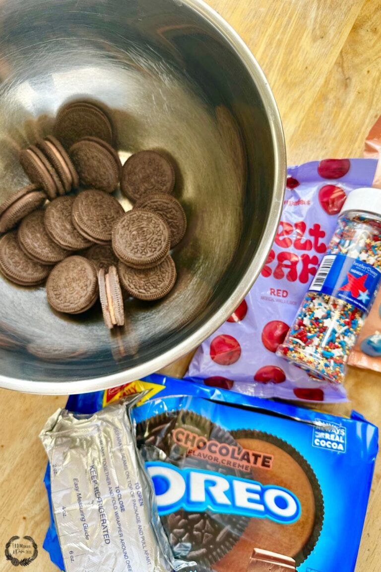 Red White and Blue Oreo Cookie Balls > From Under a Palm Tree
