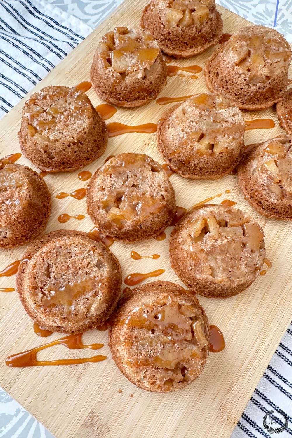 Mini Apple Pie Cakes > From Under a Palm Tree
